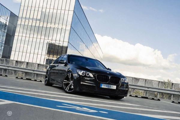 Melns BMW 730 2011 Viļņa, ar dzinēja tilpumu 2.99 L un nobraukumu 292 tūkst. km par 6990 €, foto 1 vietnē AUTOMOTO.COM.LV