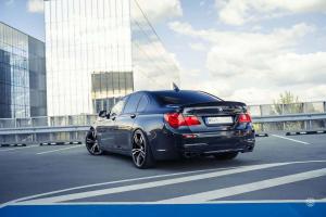 Black BMW 730 2011 in Vilnius, with an engine capacity of 2.99 L and mileage of 292 thousand km for 6990 €, photo 10 on AUTOMOTO.COM.LV