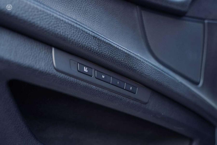 Black BMW 730 2011 in Vilnius, with an engine capacity of 2.99 L and mileage of 292 thousand km for 6990 €, photo 14 on AUTOMOTO.COM.LV