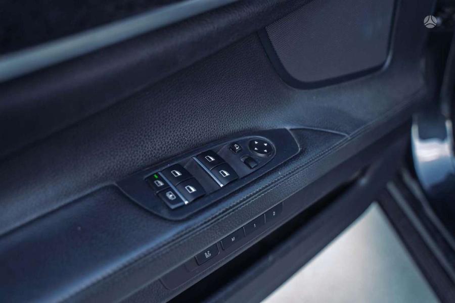 Black BMW 730 2011 in Vilnius, with an engine capacity of 2.99 L and mileage of 292 thousand km for 6990 €, photo 15 on AUTOMOTO.COM.LV