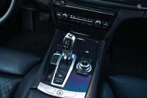 Black BMW 730 2011 in Vilnius, with an engine capacity of 2.99 L and mileage of 292 thousand km for 6990 €, photo 22 on AUTOMOTO.COM.LV