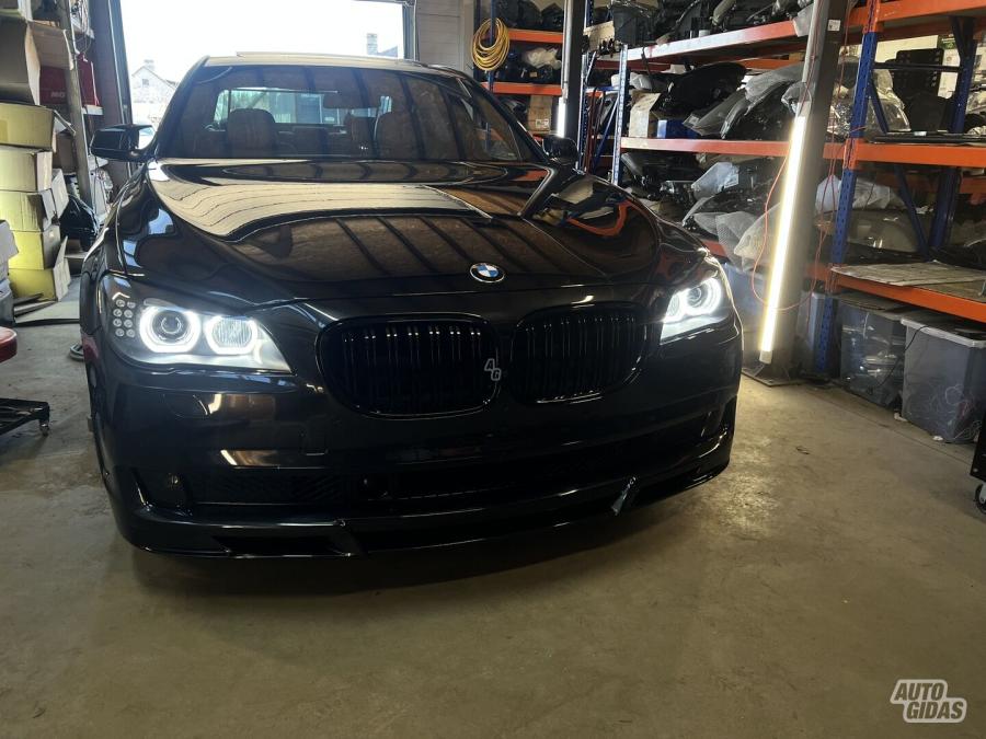 Melns BMW 730 2011 Viļņa, ar dzinēja tilpumu 3.00 L un nobraukumu 500 tūkst. km par 8500 €, foto 1 vietnē AUTOMOTO.COM.LV