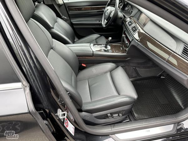 Melns BMW 730 2011 Avižieniai, ar dzinēja tilpumu 3.00 L un nobraukumu 89 tūkst. km par 15950 €, foto 4 vietnē AUTOMOTO.COM.LV