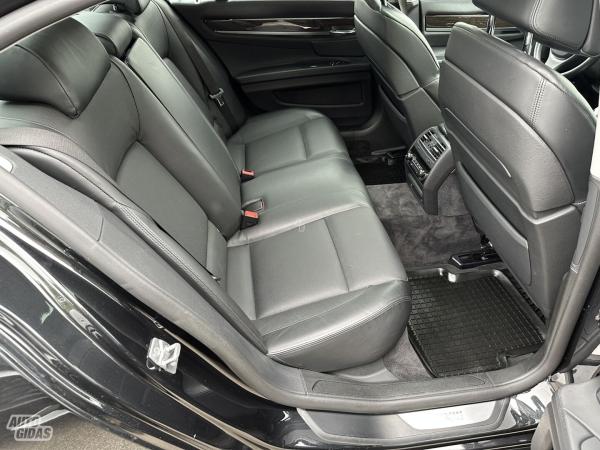 Melns BMW 730 2011 Avižieniai, ar dzinēja tilpumu 3.00 L un nobraukumu 89 tūkst. km par 15950 €, foto 5 vietnē AUTOMOTO.COM.LV