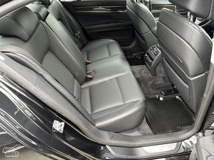 Melns BMW 730 2011 Avižieniai, ar dzinēja tilpumu 3.00 L un nobraukumu 89 tūkst. km par 15950 €, foto 6 vietnē AUTOMOTO.COM.LV