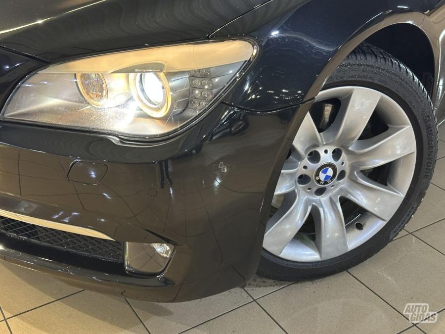 Melns BMW 730 2011 Avižieniai, ar dzinēja tilpumu 3.00 L un nobraukumu 89 tūkst. km par 15950 €, foto 33 vietnē AUTOMOTO.COM.LV