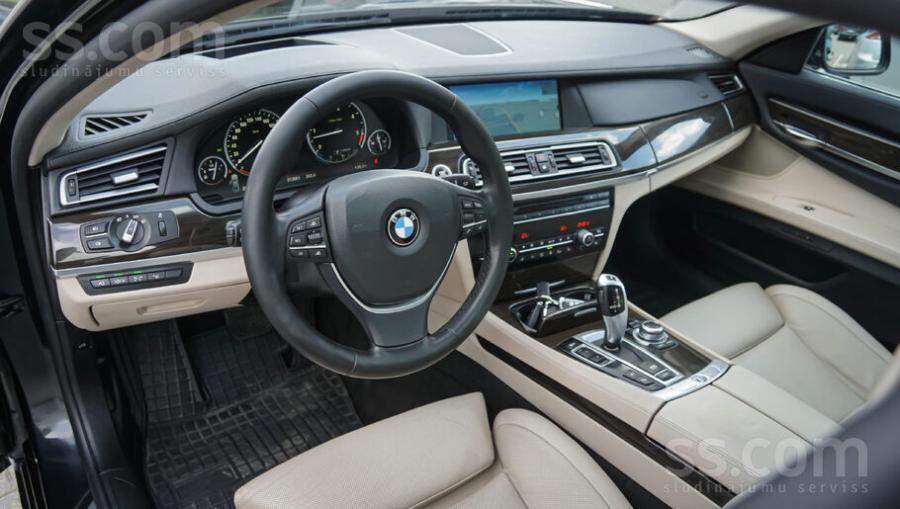 Black BMW 730 2011 in Riga, with an engine capacity of 3.00 L and mileage of 314 thousand km for 9950 €, photo 20 on AUTOMOTO.COM.LV
