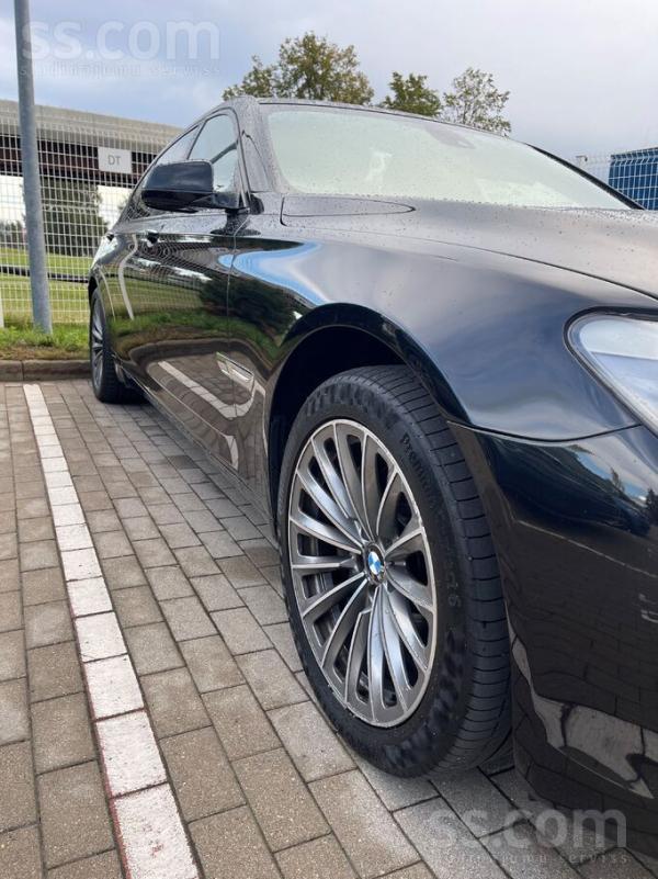Melns BMW 730 2011 Rīga, ar dzinēja tilpumu 3.00 L un nobraukumu 317 tūkst. km par 13400 €, foto 5 vietnē AUTOMOTO.COM.LV