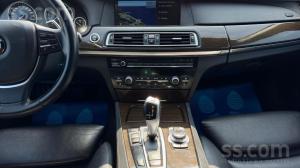 Melns BMW 730 2012 Liepāja, ar dzinēja tilpumu 3.00 L un nobraukumu 323 tūkst. km par 10900 €, foto 16 vietnē AUTOMOTO.COM.LV