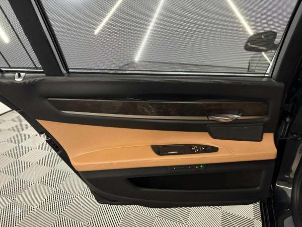 Melns BMW 730 2012 Marijampole, ar dzinēja tilpumu 2.99 L un nobraukumu 296 tūkst. km par 10650 €, foto 9 vietnē AUTOMOTO.COM.LV