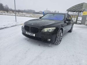 Melns BMW 730 2012 Elektrėnai, ar dzinēja tilpumu 2.99 L un nobraukumu 293 tūkst. km par 4500 €, foto  vietnē AUTOMOTO.COM.LV