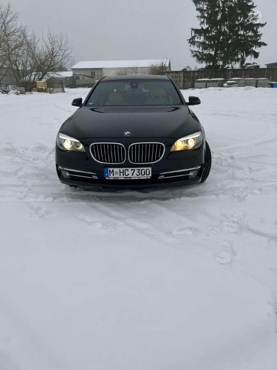 Melns BMW 730 2012 Alīta, ar dzinēja tilpumu 2.99 L un nobraukumu 233 tūkst. km par 14850 €, foto 2 vietnē AUTOMOTO.COM.LV