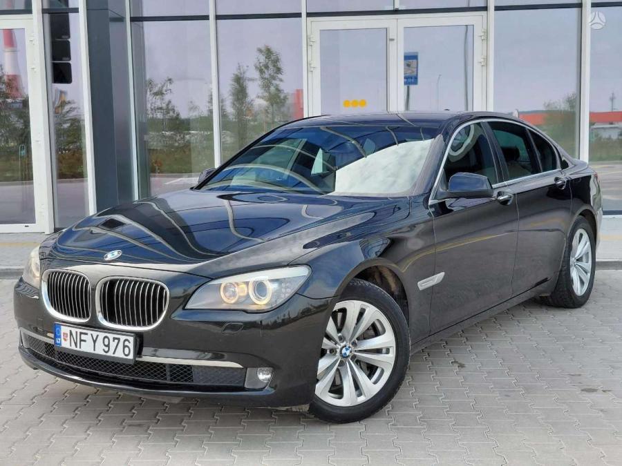 Melns BMW 730 2012 Viļņa, ar dzinēja tilpumu 2.99 L un nobraukumu 332 tūkst. km par 10600 €, foto 3 vietnē AUTOMOTO.COM.LV