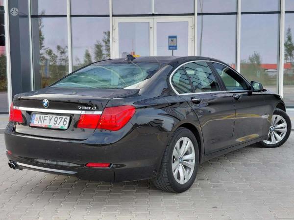 Black BMW 730 2012 in Vilnius, with an engine capacity of 2.99 L and mileage of 332 thousand km for 10600 €, photo 6 on AUTOMOTO.COM.LV