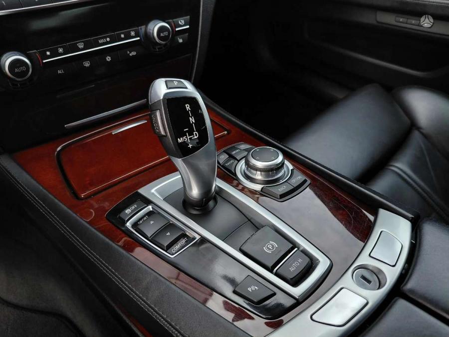 Melns BMW 730 2012 Viļņa, ar dzinēja tilpumu 2.99 L un nobraukumu 332 tūkst. km par 10600 €, foto 17 vietnē AUTOMOTO.COM.LV