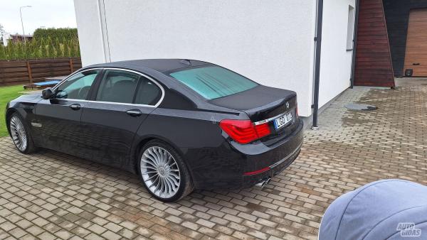 Black BMW 730 2012 in Vilnius, with an engine capacity of 3.00 L and mileage of 320 thousand km for 11500 €, photo 4 on AUTOMOTO.COM.LV