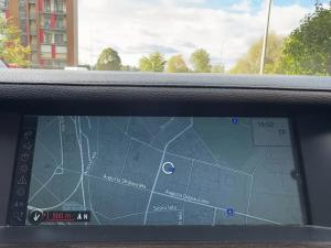 Black BMW 730 2012 in Riga, with an engine capacity of 3.00 L and mileage of 285 thousand km for 7990 €, photo 18 on AUTOMOTO.COM.LV