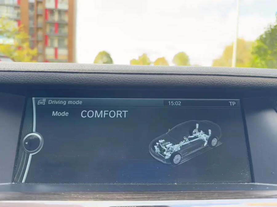 Black BMW 730 2012 in Riga, with an engine capacity of 3.00 L and mileage of 285 thousand km for 7990 €, photo 20 on AUTOMOTO.COM.LV
