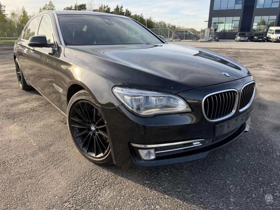 Melns BMW 730 2012 Utena, ar dzinēja tilpumu 2.99 L un nobraukumu 400 tūkst. km par 7300 €, foto 1 vietnē AUTOMOTO.COM.LV