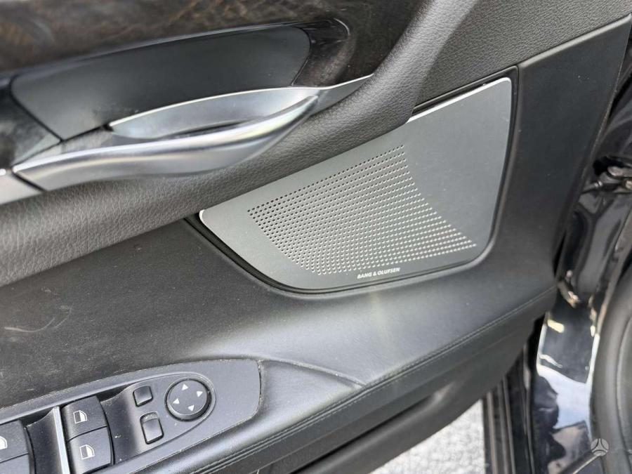Melns BMW 730 2012 Utena, ar dzinēja tilpumu 2.99 L un nobraukumu 400 tūkst. km par 7300 €, foto 8 vietnē AUTOMOTO.COM.LV