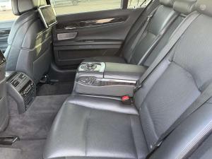 Melns BMW 730 2012 Utena, ar dzinēja tilpumu 2.99 L un nobraukumu 400 tūkst. km par 7300 €, foto 17 vietnē AUTOMOTO.COM.LV