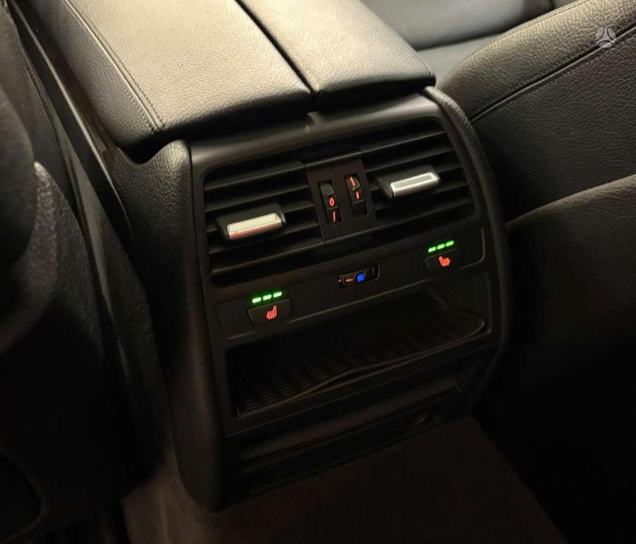 Melns BMW 730 2012 Marijampole, ar dzinēja tilpumu 2.99 L un nobraukumu 272 tūkst. km par 12450 €, foto 16 vietnē AUTOMOTO.COM.LV