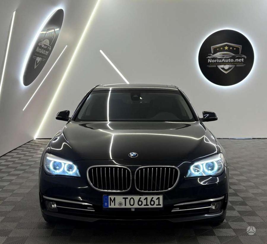 Melns BMW 730 2012 Marijampole, ar dzinēja tilpumu 2.99 L un nobraukumu 272 tūkst. km par 12450 €, foto 22 vietnē AUTOMOTO.COM.LV