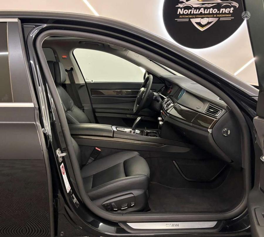 Melns BMW 730 2012 Marijampole, ar dzinēja tilpumu 2.99 L un nobraukumu 272 tūkst. km par 12450 €, foto 24 vietnē AUTOMOTO.COM.LV
