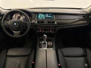 Melns BMW 730 2012 Marijampole, ar dzinēja tilpumu 2.99 L un nobraukumu 272 tūkst. km par 12450 €, foto 26 vietnē AUTOMOTO.COM.LV
