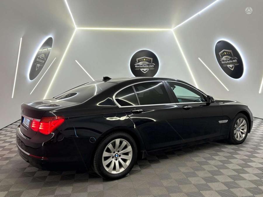Melns BMW 730 2012 Marijampole, ar dzinēja tilpumu 2.99 L un nobraukumu 272 tūkst. km par 12450 €, foto 28 vietnē AUTOMOTO.COM.LV