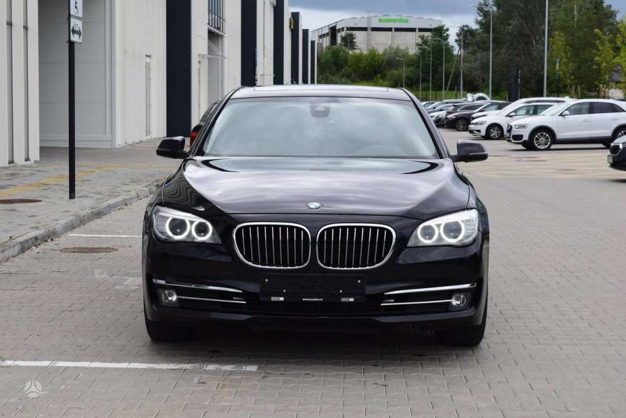 Melns BMW 730 2012 Viļņa, ar dzinēja tilpumu 2.99 L un nobraukumu 272 tūkst. km par 12750 €, foto 3 vietnē AUTOMOTO.COM.LV
