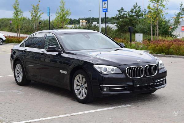 Melns BMW 730 2012 Viļņa, ar dzinēja tilpumu 2.99 L un nobraukumu 272 tūkst. km par 12750 €, foto 3 vietnē AUTOMOTO.COM.LV