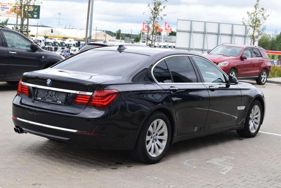 Melns BMW 730 2012 Viļņa, ar dzinēja tilpumu 2.99 L un nobraukumu 272 tūkst. km par 12750 €, foto 5 vietnē AUTOMOTO.COM.LV
