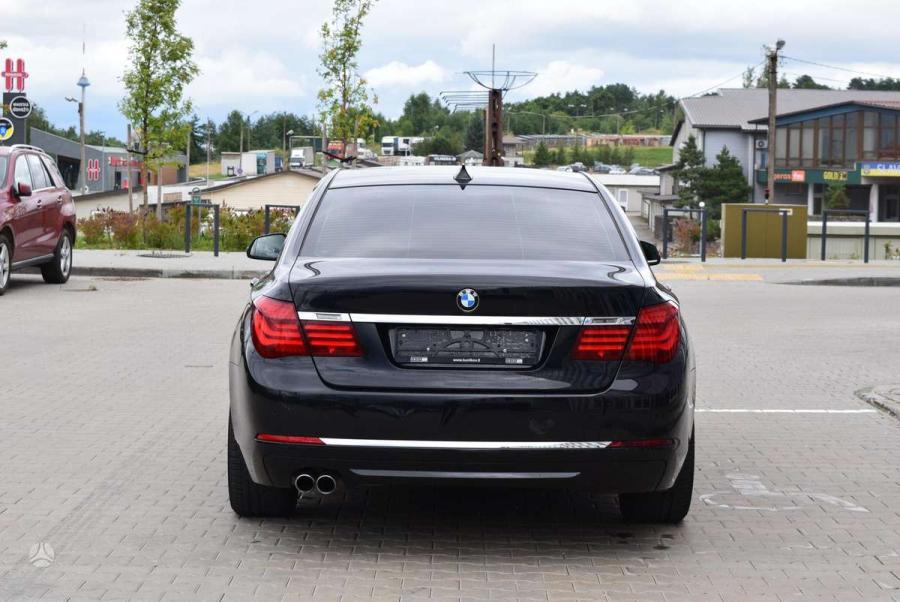 Melns BMW 730 2012 Viļņa, ar dzinēja tilpumu 2.99 L un nobraukumu 272 tūkst. km par 12750 €, foto 6 vietnē AUTOMOTO.COM.LV