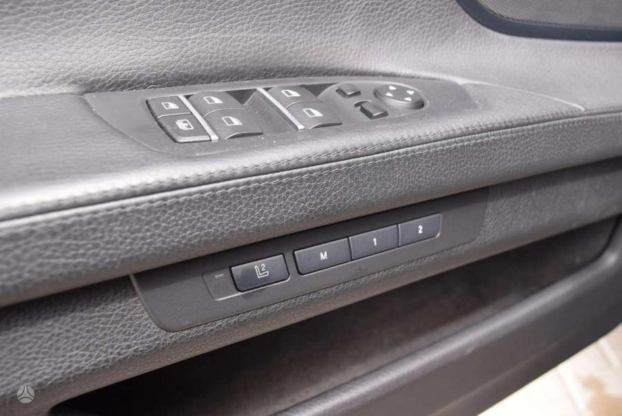 Melns BMW 730 2012 Viļņa, ar dzinēja tilpumu 2.99 L un nobraukumu 272 tūkst. km par 12750 €, foto 16 vietnē AUTOMOTO.COM.LV