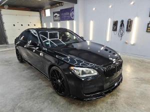 Black BMW 730 2012 in Skuodas, with an engine capacity of 2.99 L and mileage of 294 thousand km for 17300 €, photo 5 on AUTOMOTO.COM.LV