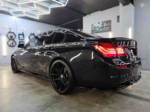 Black BMW 730 2012 in Skuodas, with an engine capacity of 2.99 L and mileage of 294 thousand km for 17300 €, photo 8 on AUTOMOTO.COM.LV