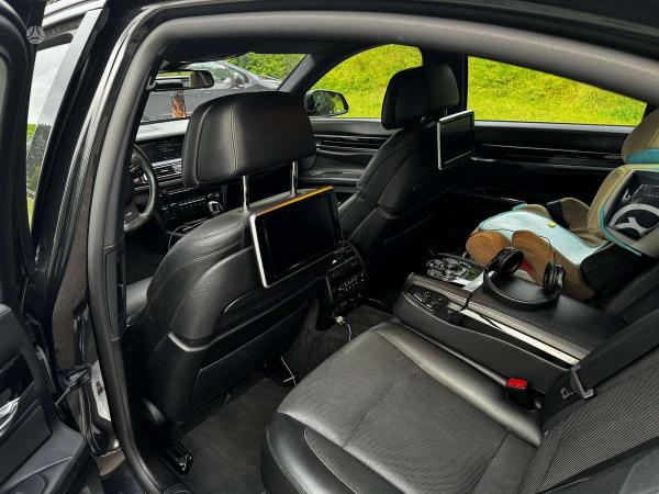 Черный БМВ 730 2012 в Скуодас, объемом двигателя 2.99 л и пробегом 294 тыс. км за 17300 €, фото 8 на AUTOMOTO.COM.LV
