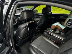 Black BMW 730 2012 in Skuodas, with an engine capacity of 2.99 L and mileage of 294 thousand km for 17300 €, photo 9 on AUTOMOTO.COM.LV