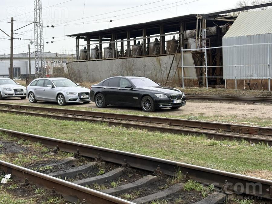 Melns BMW 730 2012 Rīga, ar dzinēja tilpumu 3.00 L un nobraukumu 395 tūkst. km par 15250 €, foto 7 vietnē AUTOMOTO.COM.LV