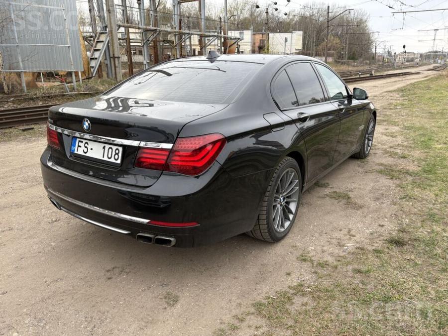 Melns BMW 730 2012 Rīga, ar dzinēja tilpumu 3.00 L un nobraukumu 395 tūkst. km par 15250 €, foto 12 vietnē AUTOMOTO.COM.LV