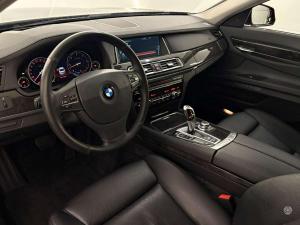 Black BMW 730 2012 in Marijampole, with an engine capacity of 2.99 L and mileage of 270 thousand km for 11450 €, photo 3 on AUTOMOTO.COM.LV