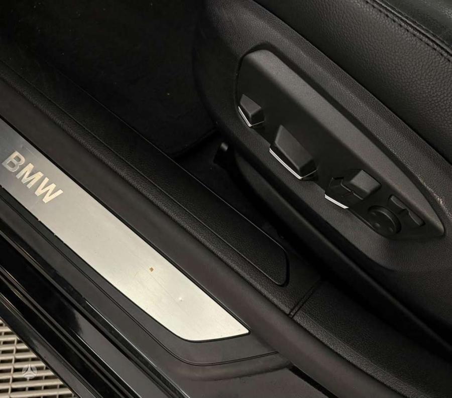 Black BMW 730 2012 in Marijampole, with an engine capacity of 2.99 L and mileage of 270 thousand km for 11450 €, photo 15 on AUTOMOTO.COM.LV