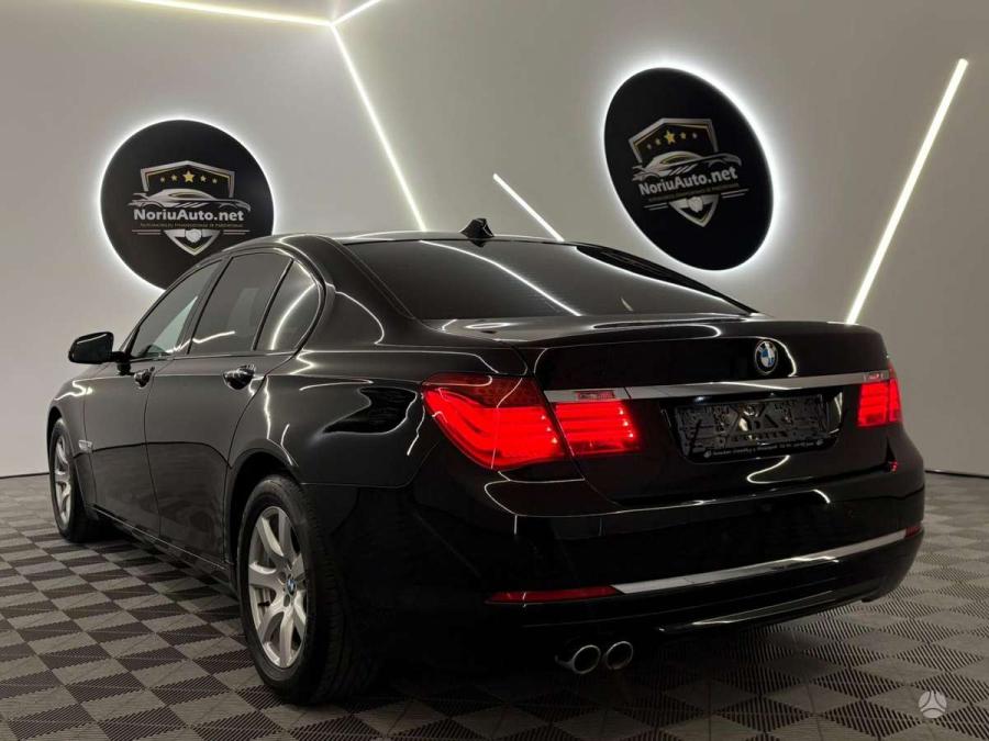 Black BMW 730 2012 in Marijampole, with an engine capacity of 2.99 L and mileage of 270 thousand km for 11450 €, photo 18 on AUTOMOTO.COM.LV