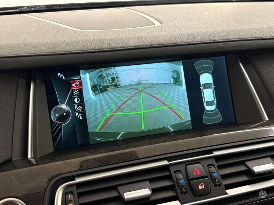 Black BMW 730 2012 in Marijampole, with an engine capacity of 2.99 L and mileage of 270 thousand km for 11450 €, photo 28 on AUTOMOTO.COM.LV