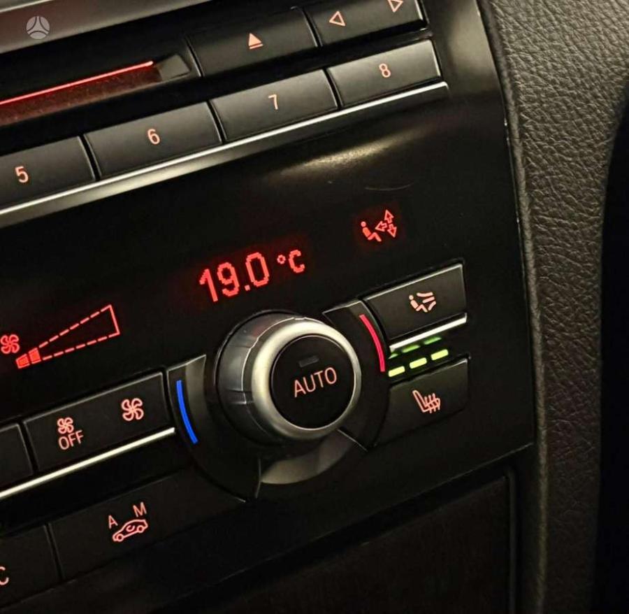 Black BMW 730 2012 in Marijampole, with an engine capacity of 2.99 L and mileage of 270 thousand km for 11450 €, photo 29 on AUTOMOTO.COM.LV