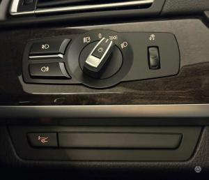 Black BMW 730 2012 in Marijampole, with an engine capacity of 2.99 L and mileage of 270 thousand km for 11450 €, photo 31 on AUTOMOTO.COM.LV