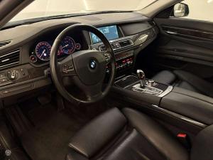Melns BMW 730 2012 Marijampole, ar dzinēja tilpumu 2.99 L un nobraukumu 270 tūkst. km par 10999 €, foto 3 vietnē AUTOMOTO.COM.LV