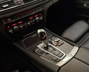 Melns BMW 730 2012 Marijampole, ar dzinēja tilpumu 2.99 L un nobraukumu 270 tūkst. km par 10999 €, foto 13 vietnē AUTOMOTO.COM.LV