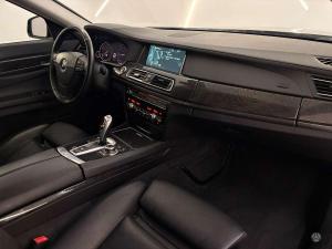 Melns BMW 730 2012 Marijampole, ar dzinēja tilpumu 2.99 L un nobraukumu 270 tūkst. km par 10999 €, foto 16 vietnē AUTOMOTO.COM.LV